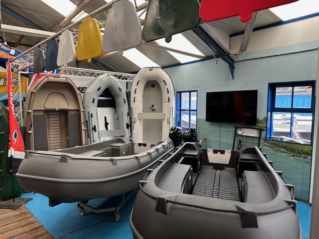 Whaly 435 NEW + Mercury F10 EFI - Rubberboot centrum